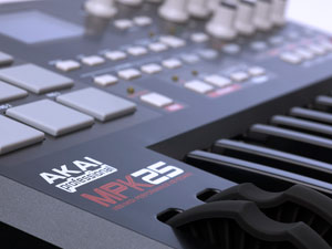 Amazon.com: Akai Professional MPK25 25-Key USB MIDI Keyboard Controller ...